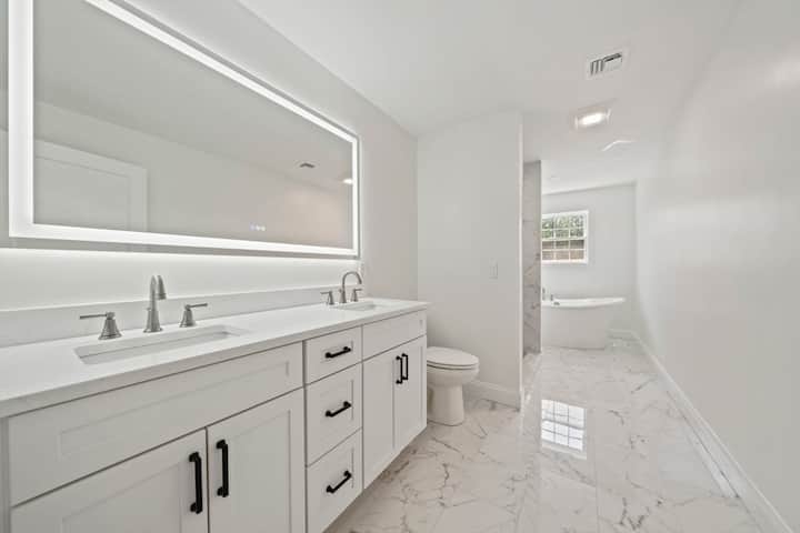 Soaking Tub Luxury 3-bedroom Tonwhouse - Brockton, MA