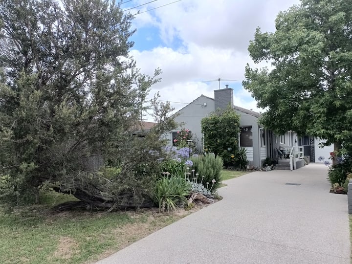 650m To Front Beach - Rye