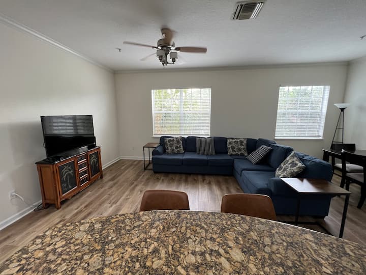Roomy Florida Townhouse With A Pool - Clearwater Beach, FL