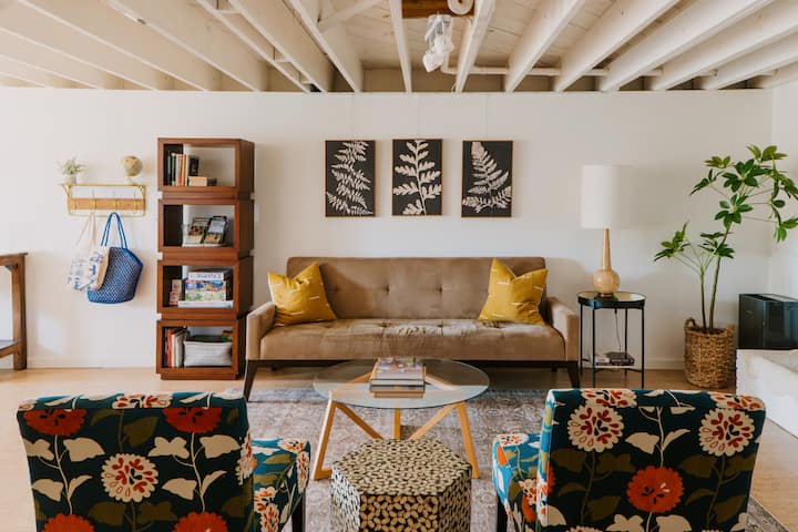 The Rad Haus: Central, Lively, Comfortable - Asheville
