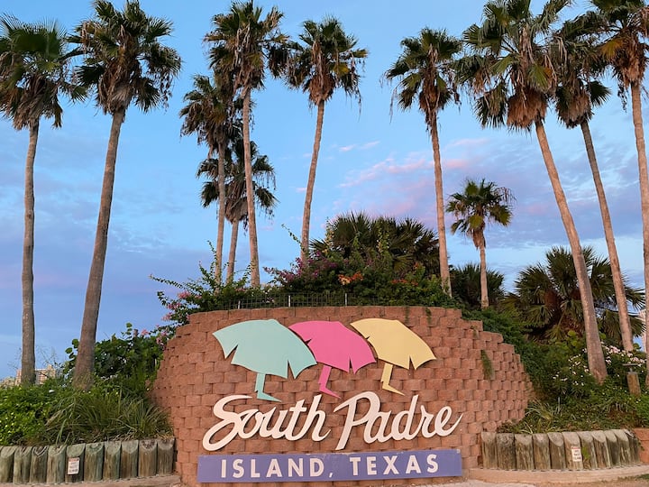 2 Bd/2 Ba Condo 200 Yards From The Ocean - South Padre Island