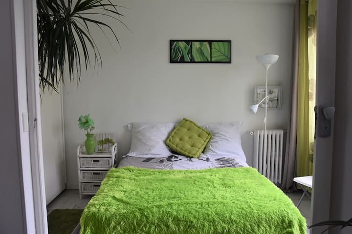 Lumineux 4p Paris Disney Bois Lac Château
Parking - Vincennes