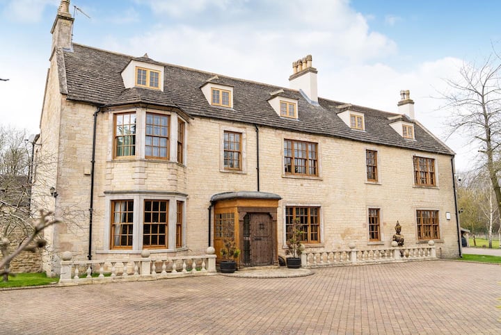 The Old Greetham Inn / 5br Private Pool & Hot Tub - Oakham