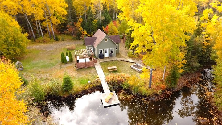 La Villa L'epervier Avec Spa Privé - Trois-Pistoles