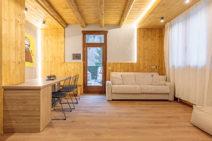Boutique Alpine Two-bedroom By Supastays - Courmayeur