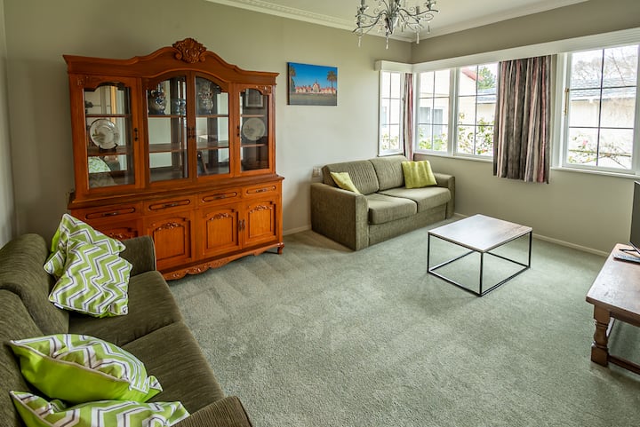 Kawaha Manor Lakeside Cosy Family Unit - Rotorua