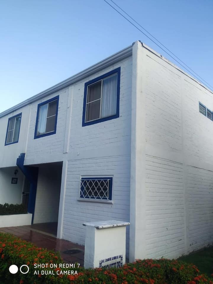 Acojedora Casa En Ricaurte-c/marca - Ricaurte