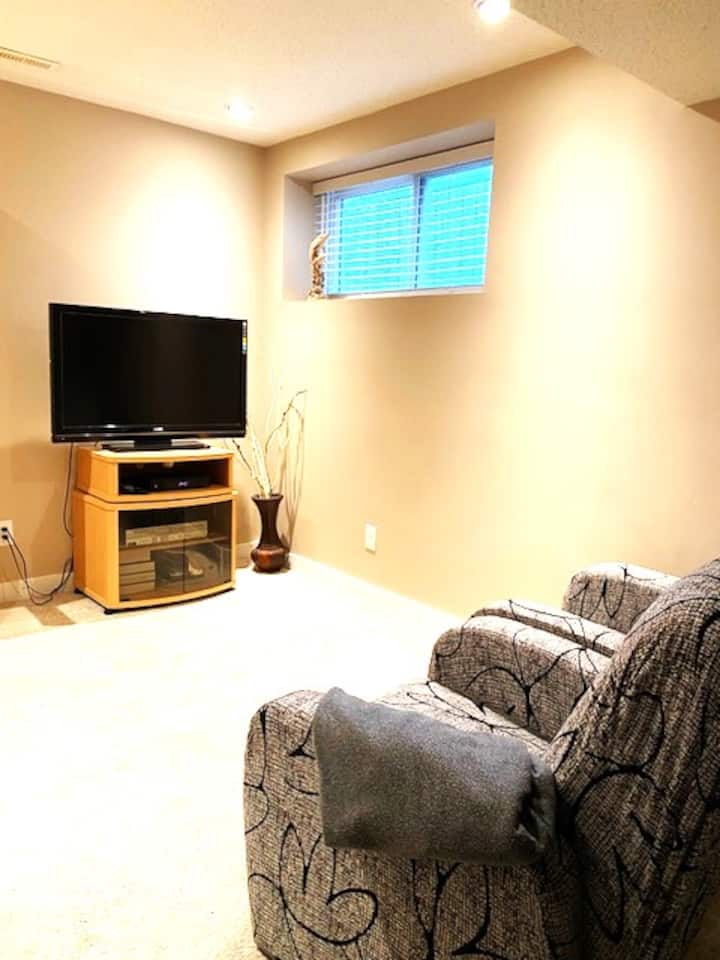 Cozy And Bright Basement Suite - Calgary