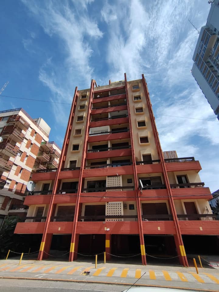 Departamento Entero, Pleno Centro De Pinamar. - Pinamar