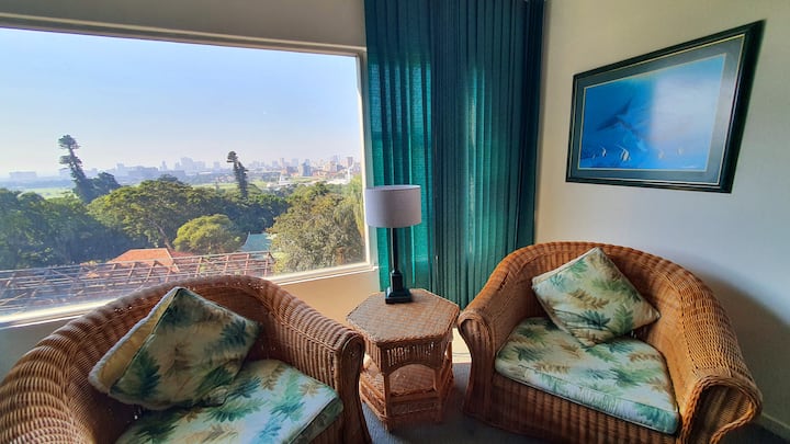 Spacious City View Apartment - Durban