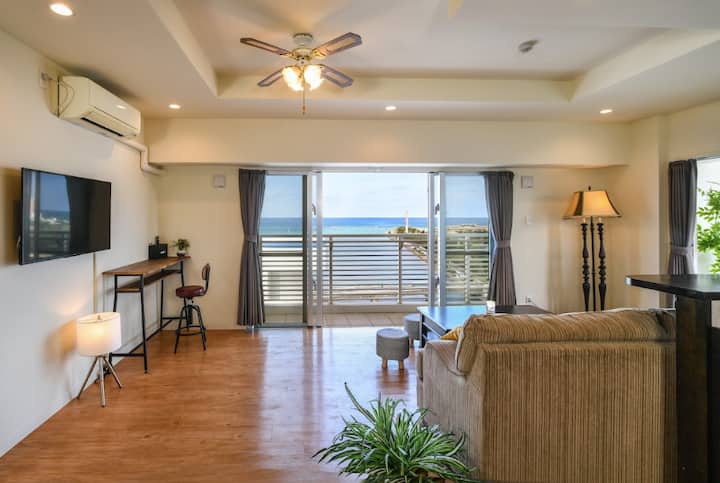 今夏リニューアル！北谷の海を眺めるリゾートマンション - Okinawa