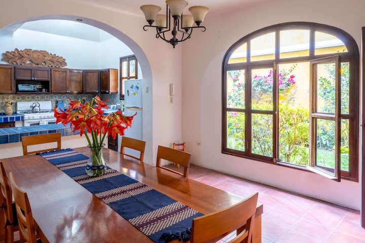Family Friendly House In Gated Community - Antigua Guatemala