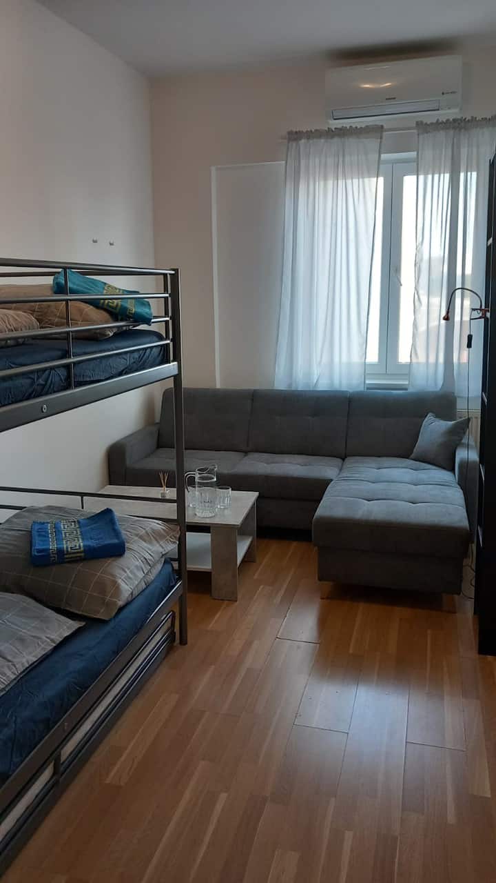 Air-con/super Center/lockable Private Room/en/sk - Bratislava
