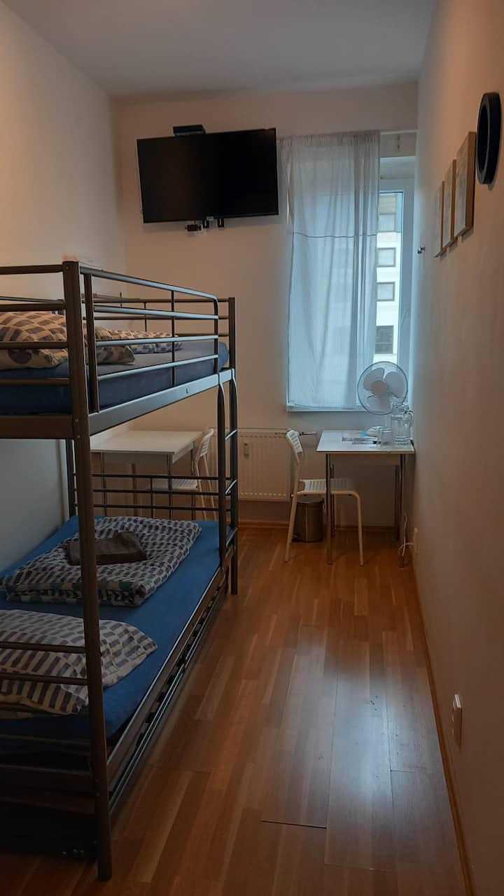 Lockable Private Room Near Crowne Plaza/lift/en/sk - Bratislava