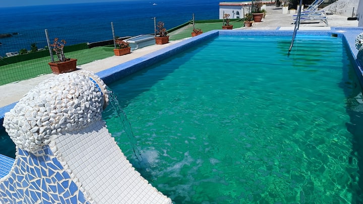 Ampia Casa Con 5 Camere E 5 Bagni A 100mt Dal Mare - Forio