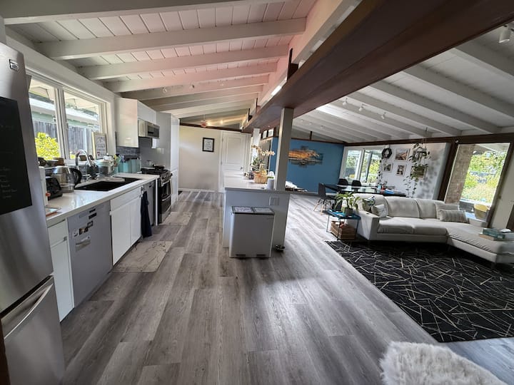 5br/3ba Beautiful House With An Amazing Backyard - Mountain View, CA