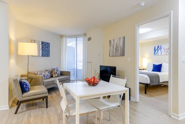 Spacious 1 Bedroom In Amazing Location! - Toronto