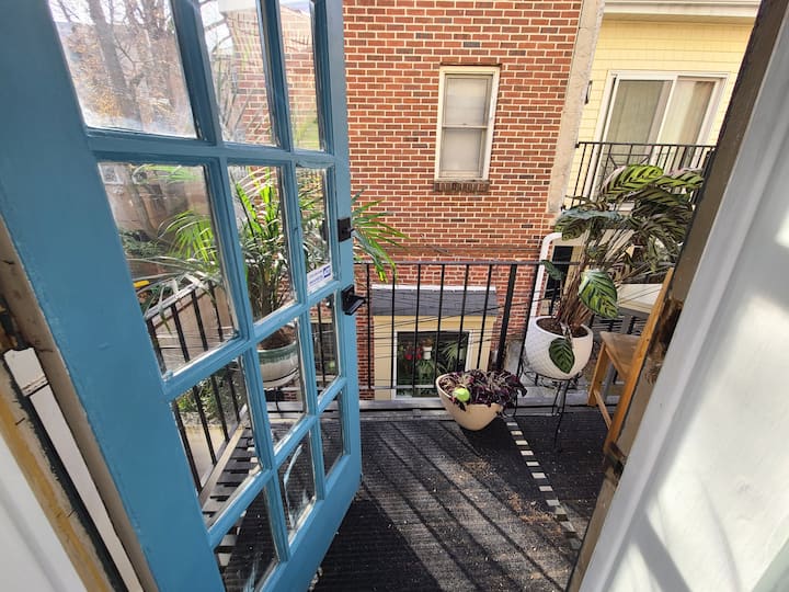 2br Trinity With Backyard  Queen Village - Philadelphia, PA