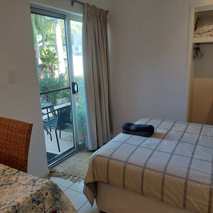 Clarkes Beach Hideaway Garden Room - Byron Bay