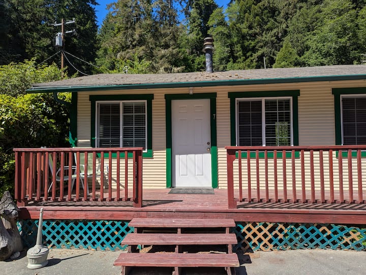 Woodland Villa Cabin 7 - Klamath, CA