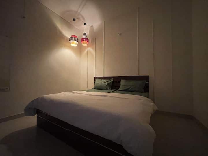 Cozy 1 Bhk | Perfect For Couples And Families - Noida