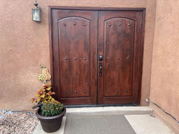 Balloon House Hideaway Llc - Albuquerque