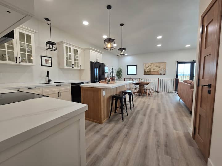 Modern Country Escape Minutes From The City - Saskatchewan