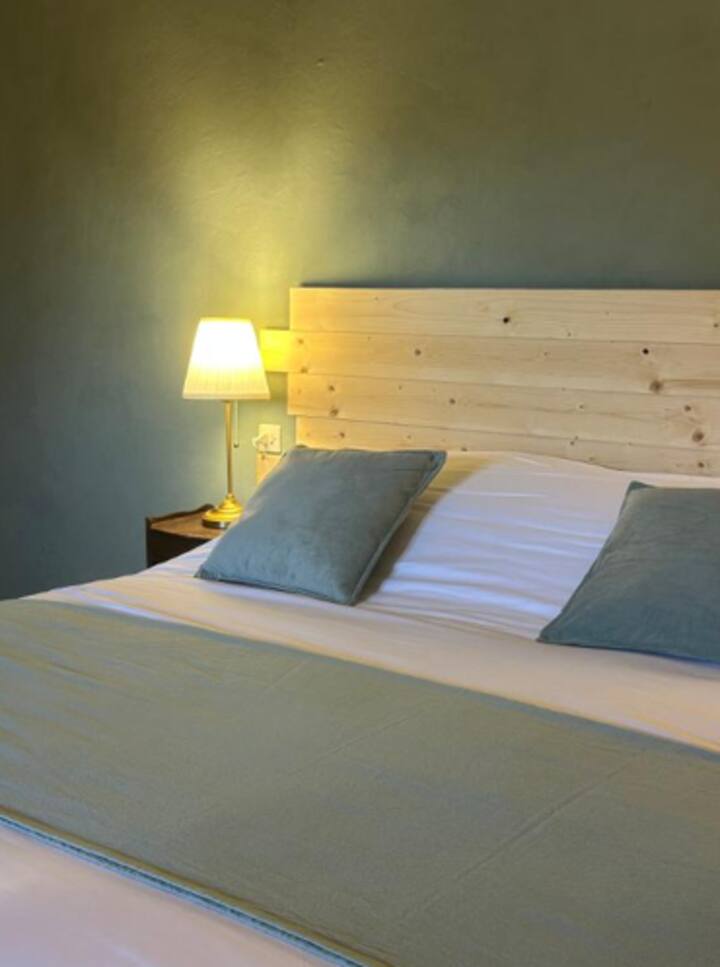 Les Chambres Du 11
Le Lavoir
Table D'hôtes - Auxonne