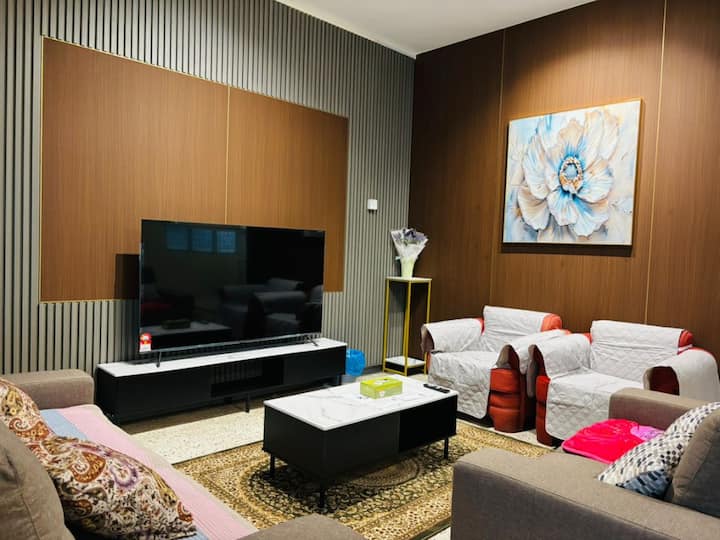 Newly Refurbished Spacious Home | Comfy Hill 2 - Malacca