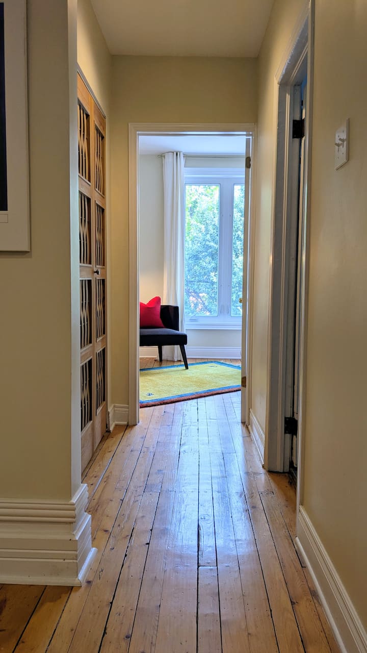 Small & Cozy Room W/ Shared Bathroom & Parking - Ottawa