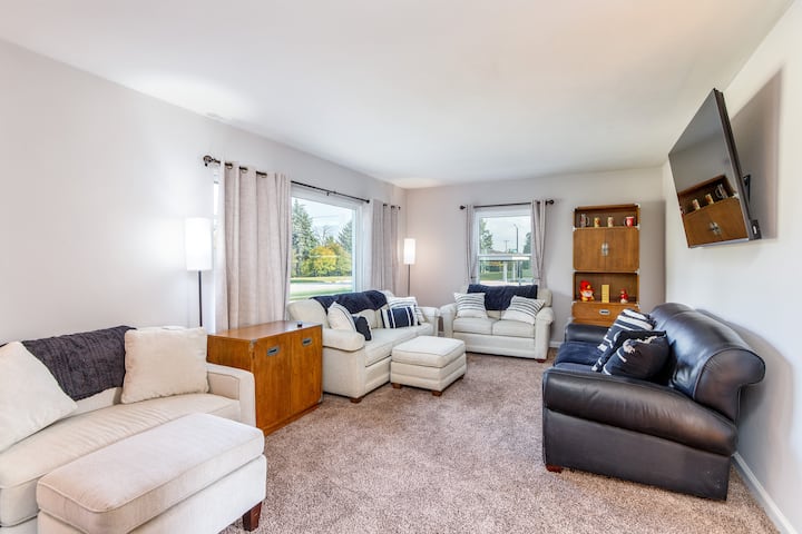 Cy's Retreat: Unique 3br/2ba Prime Location! - 艾姆斯