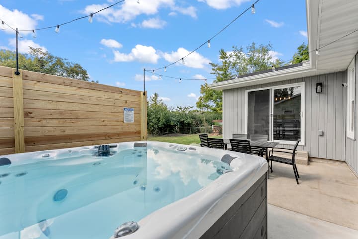 The Anderson Street Retreat - Champaign, IL