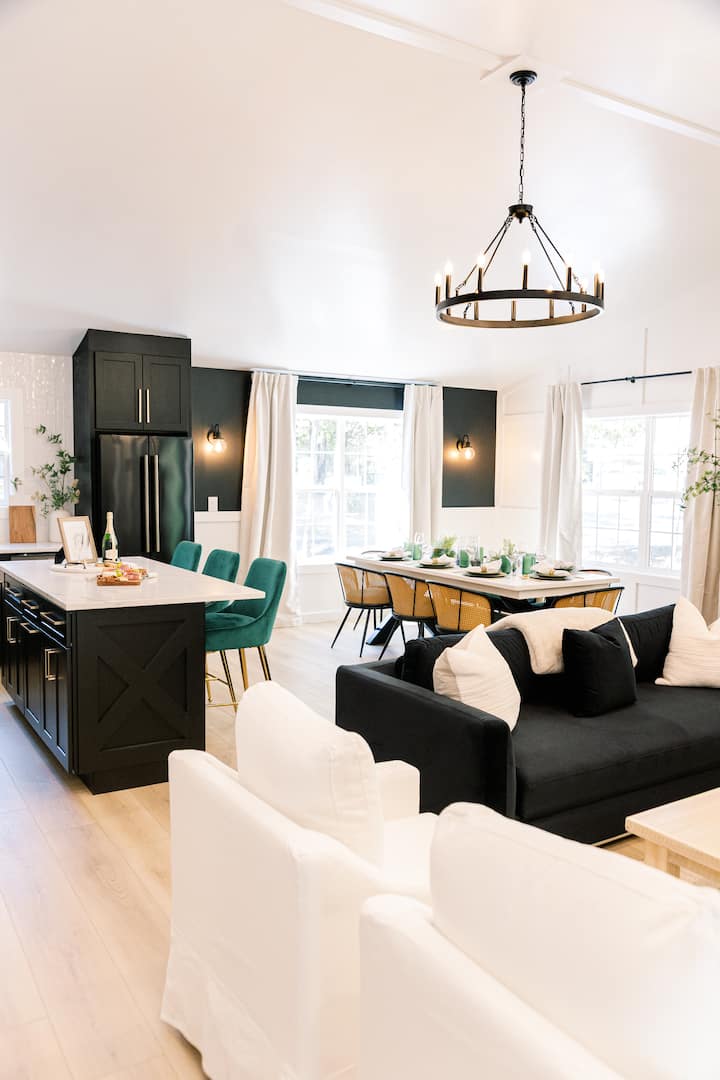 Oak & Ember Lodge - Virginia