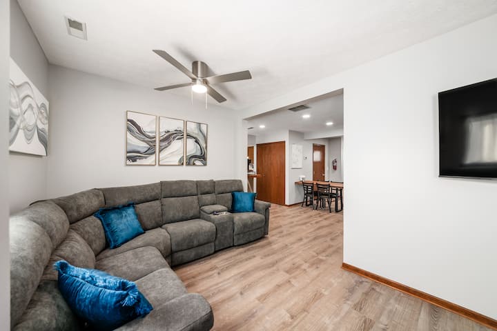 Walk To Uptown/otterbein*free Parking*new Beds - Polaris, OH