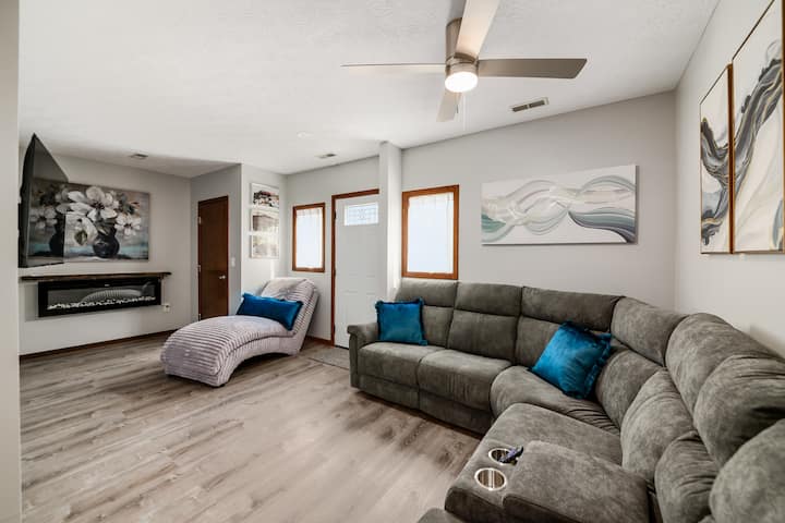 Walk To Uptown/otterbein*free Parking*new Beds - Polaris, OH