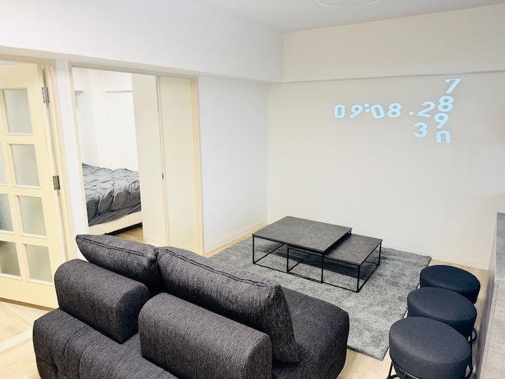 12名宿泊可／駅まで徒歩3分／博多・天神に徒歩で行ける最高の立地／福岡空港駅へ最短約15分！ - Fukuoka