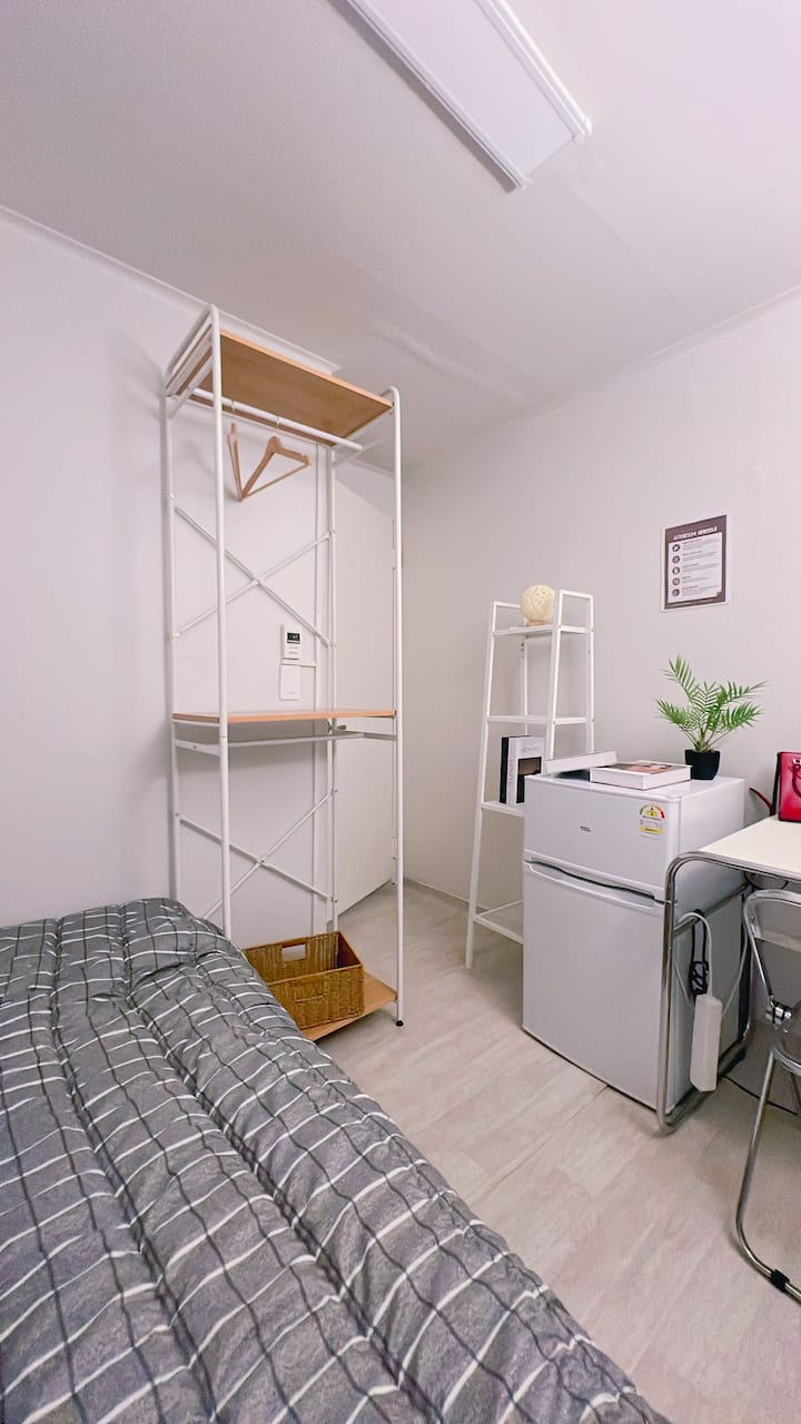 [오픈특가]지하철역 10초/강남15분/kspo15분/1인/루프탑/전용욕실/장기할인 - Guri-si