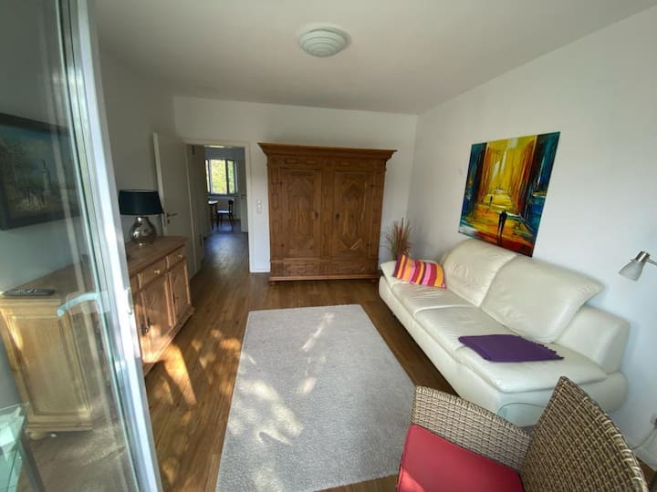 Möbliertes City-apartment Mit Südbalkon - Colonia