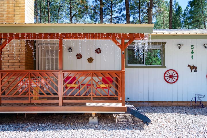 Pine Dawn Retreat - Unit B - Quaint 2-bdrm Apt - パイントップ=レイクサイド, AZ