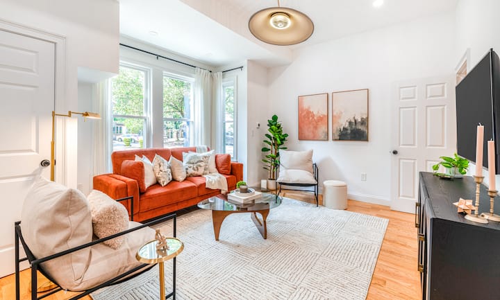 Luxurious Condo Near Harvard, T With Free Parking - Boston, MA