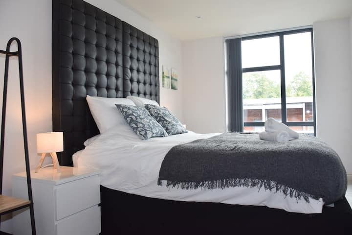 Modern Apartment - Leeds City Centre - Leeds