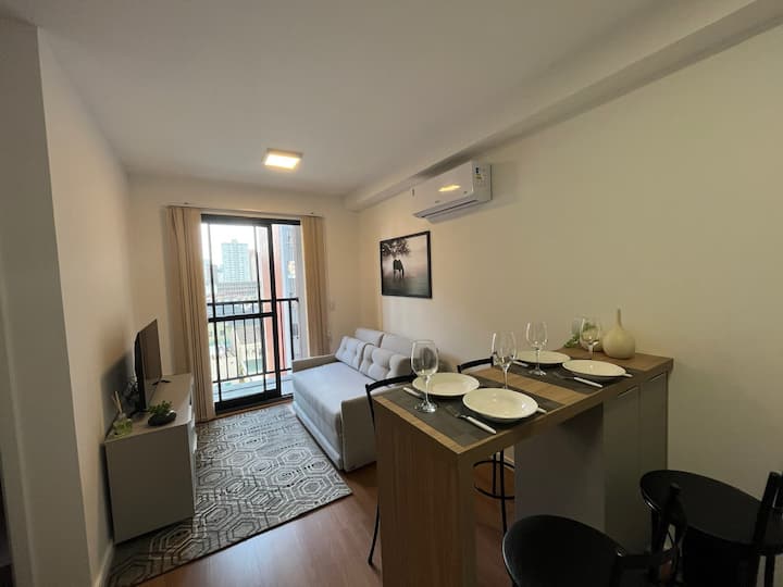 Lindo Apto 2qtos E Sofá-cama No Centro, 5 Pessoas. - Curitiba