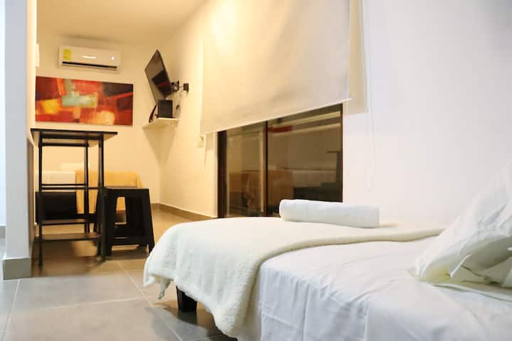 Studiomoderno+balcón+centrico+wifi+tv+ac+kitchen - Panama City