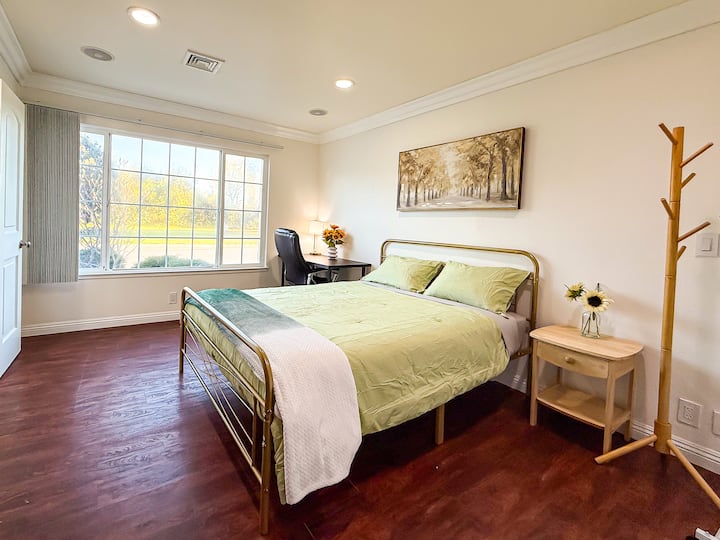 Room 0 | Private Bath & Fast Wi-fi - Santa Clara, CA