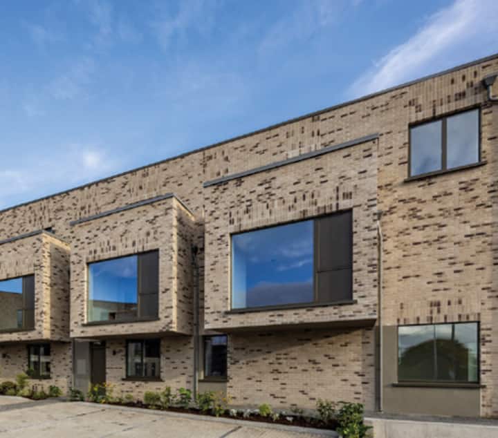 Modern 2-bedroom Apartment With Garden Access - Dublin