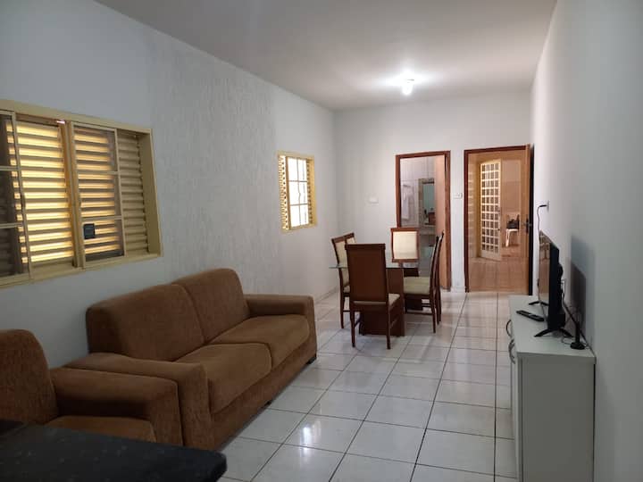 Casa Ampla Para Sua Estadia. - Uberlândia
