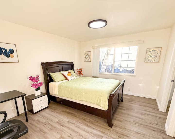 #10 Private Room | Kitchen, Laundry & Ensuite Bath - Santa Clara, CA