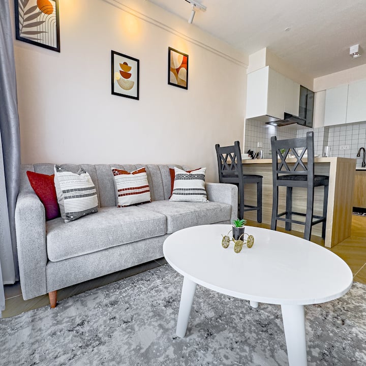 Skyline Views & Sunsets: 1br Near Airport (15m) - Kenya