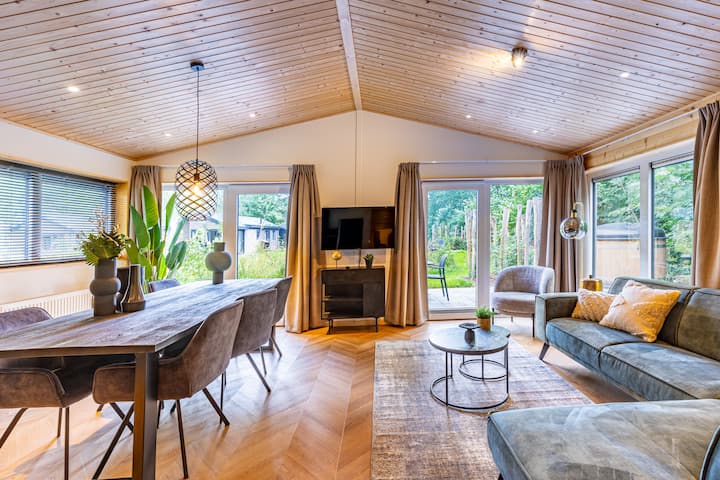 Vrijstaand Chalet + Hottub / 3 Slaapkamers (6 P) - Doorn