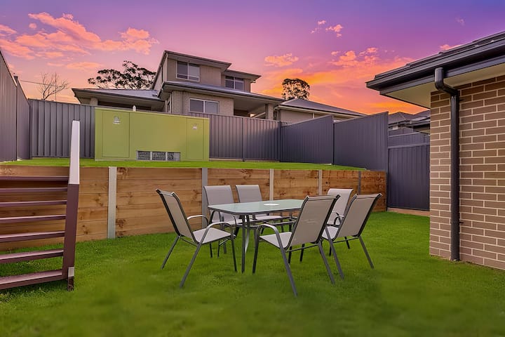 Spacious 5b Cobbitty Home | Double Garage - Camden